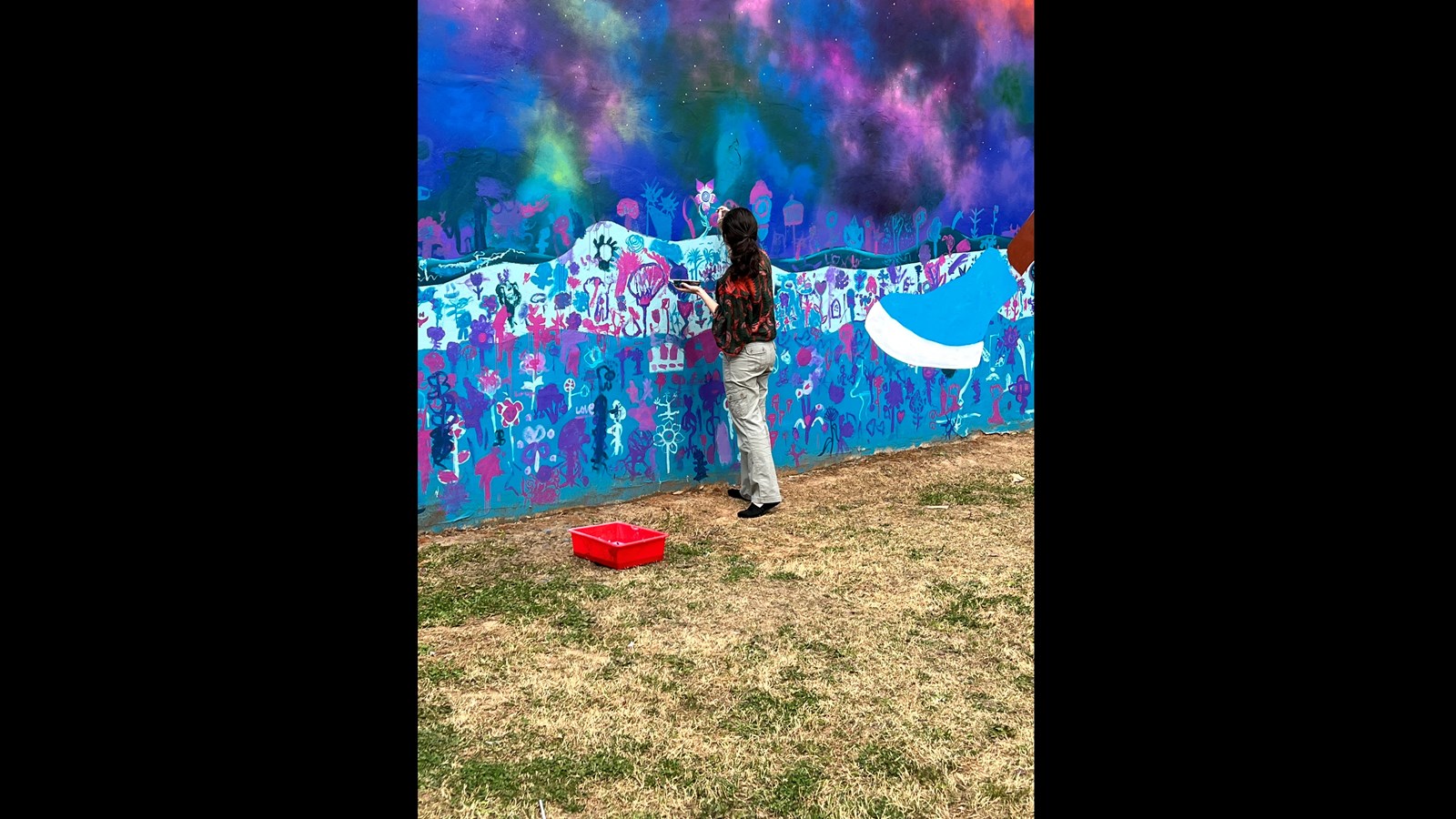 Brumby Debuts ‘The Aku Mural’ to Inspire Students